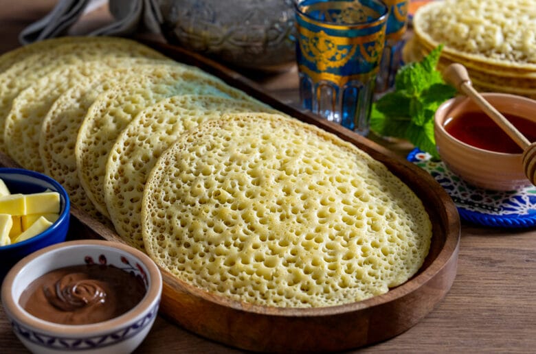 Clatite marocane cu 1000 de gauri (Baghrir) - reteta video » JamilaCuisine